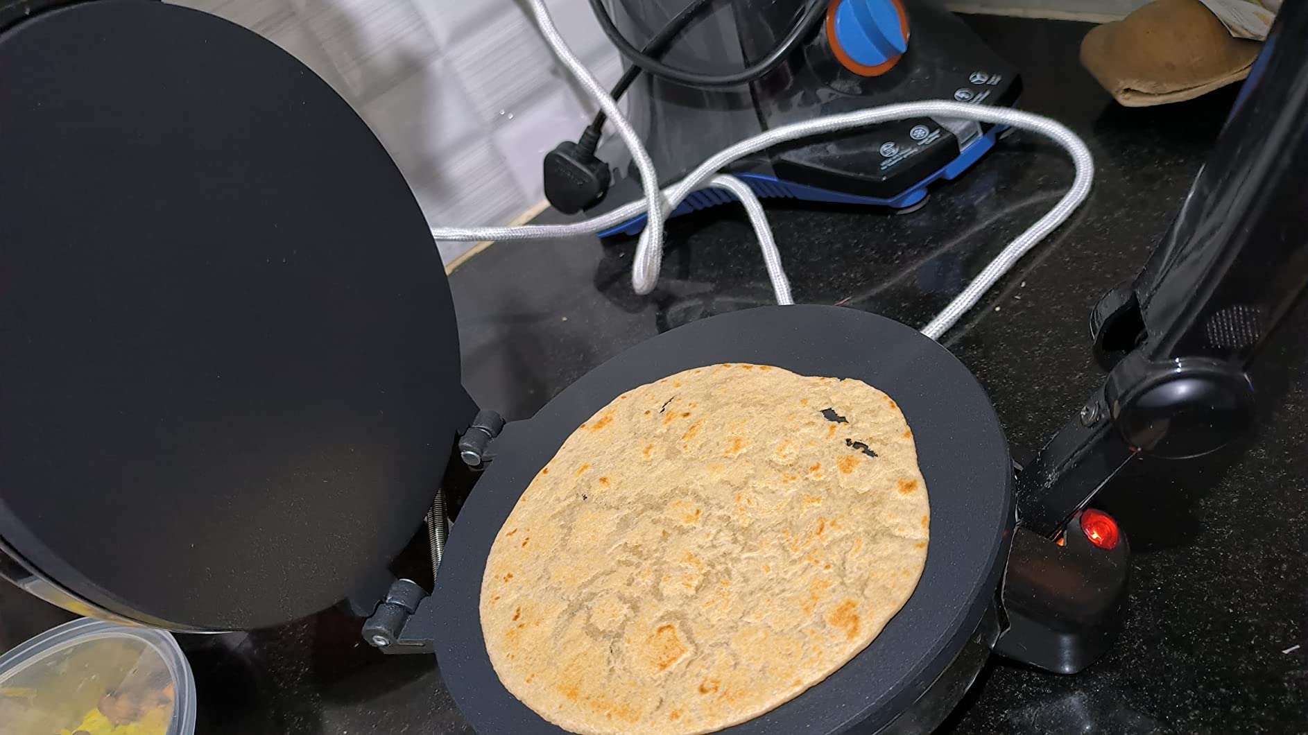 AmazonBasics 900W Non Stick Electric Roti Maker| Stainless Steel Body ...