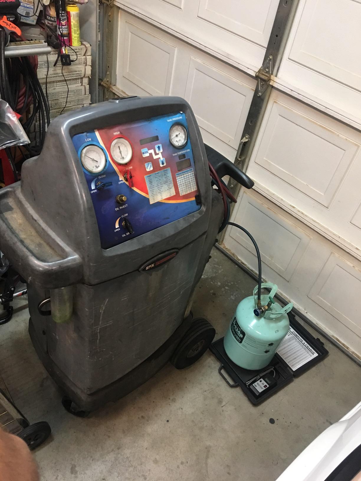 Amazon.com: OEMTOOLS 24554 Refrigerant Tank Adapter (R134a) | Reclaim ...