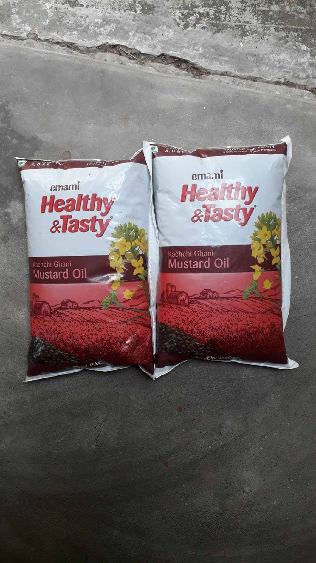 Emami Healthy & Tasty Strong Kachchi Ghani Mustard Oil Pouch, 825g ...