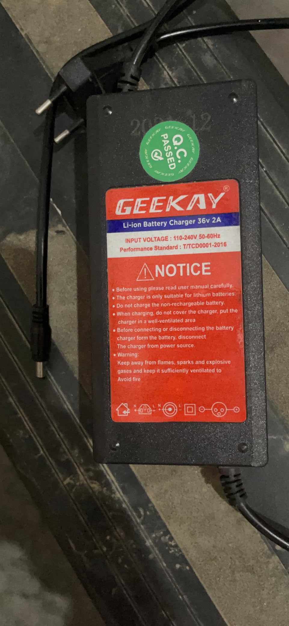 Geekay Lithium Ion 36 Volt 2 Ampere 250 Watt Battery Charger for ...