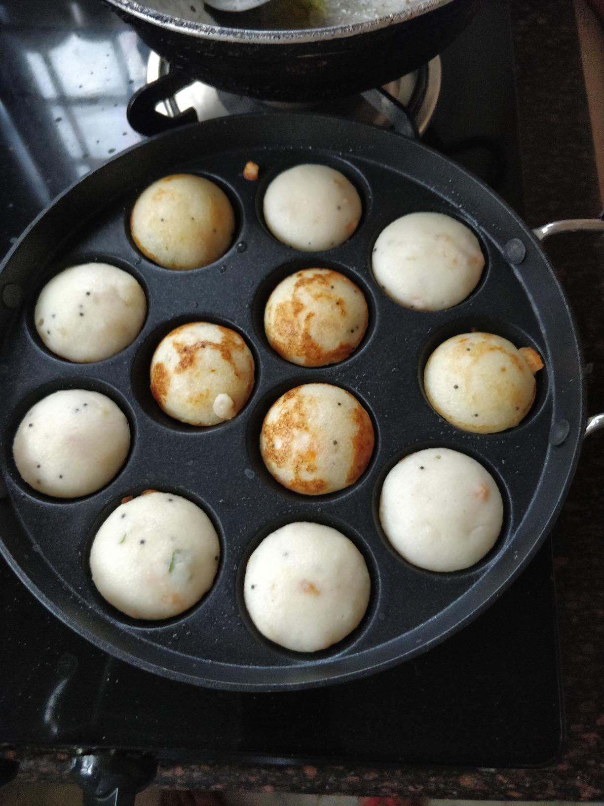 Buy Black Diamond Non Stick Appa Patra with Lid Online at Low Prices in ...