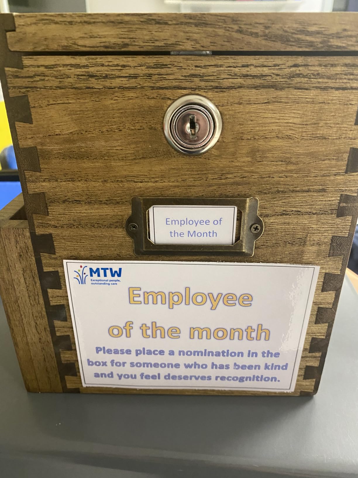 KIRIGEN Wooden Suggestion Box Donation and Ballot Box Wall Mounted ...