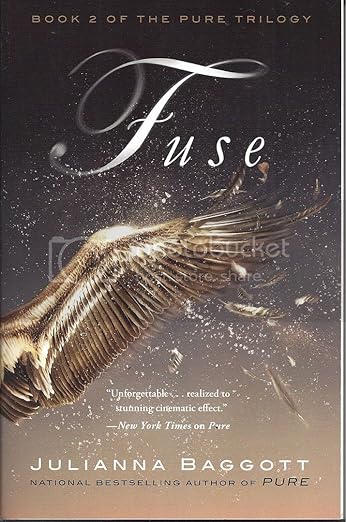 Fuse (Pure Trilogy): Baggott, Julianna: 9781455521692: Amazon.com: Books