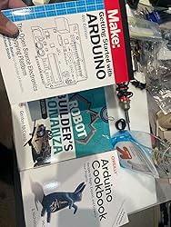 Getting Started With Arduino: The Open Source Electronics Prototyping Platform: Banzi, Massimo ...