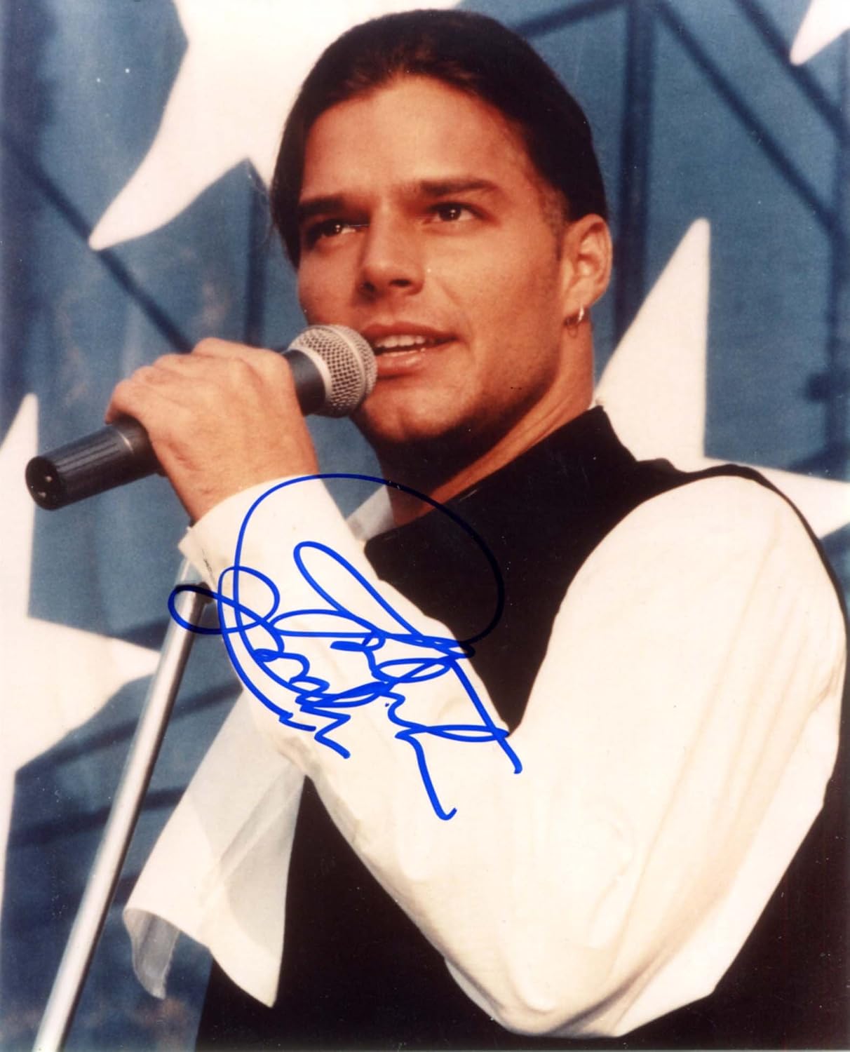 Amazon.com: Ricky Martin autograph, In-Person signed photo ...