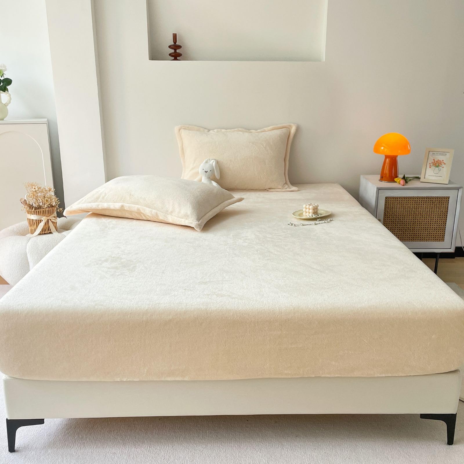 Amazon.com: Luxurious Velvet Fitted Sheets，All-Season Milk Plush ...