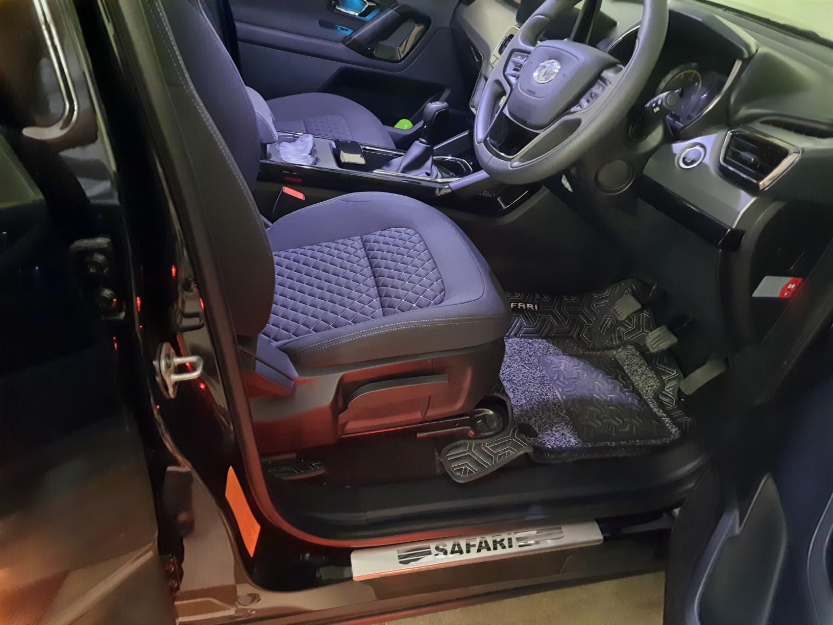 Door Sill/Foot Step Stainless Steel Plates with Tata New Safari (Model ...