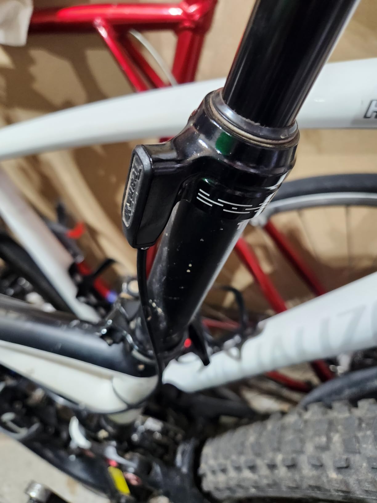 Amazon.com : TranzX Kitsuma Dropper Post w/External Routing : Sports ...