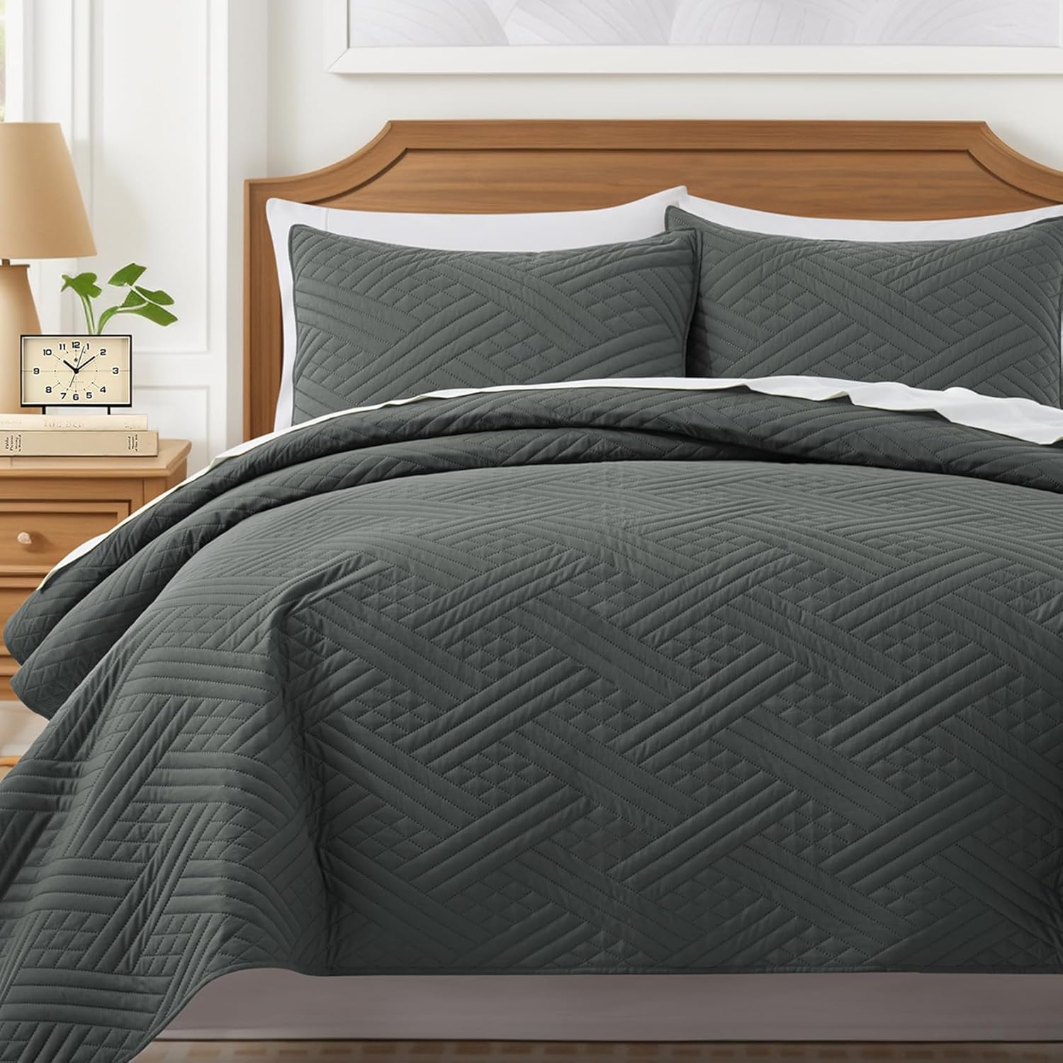 Amazon.com: Lavsiry Cal/California King Size Dark Grey Quilt Set ...