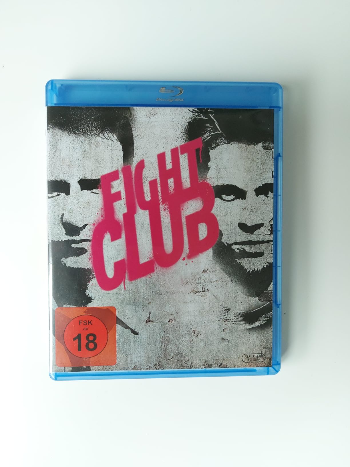 Fight Club: Amazon.de: Brad Pitt, Edward Norton, Helena Bonham Carter ...