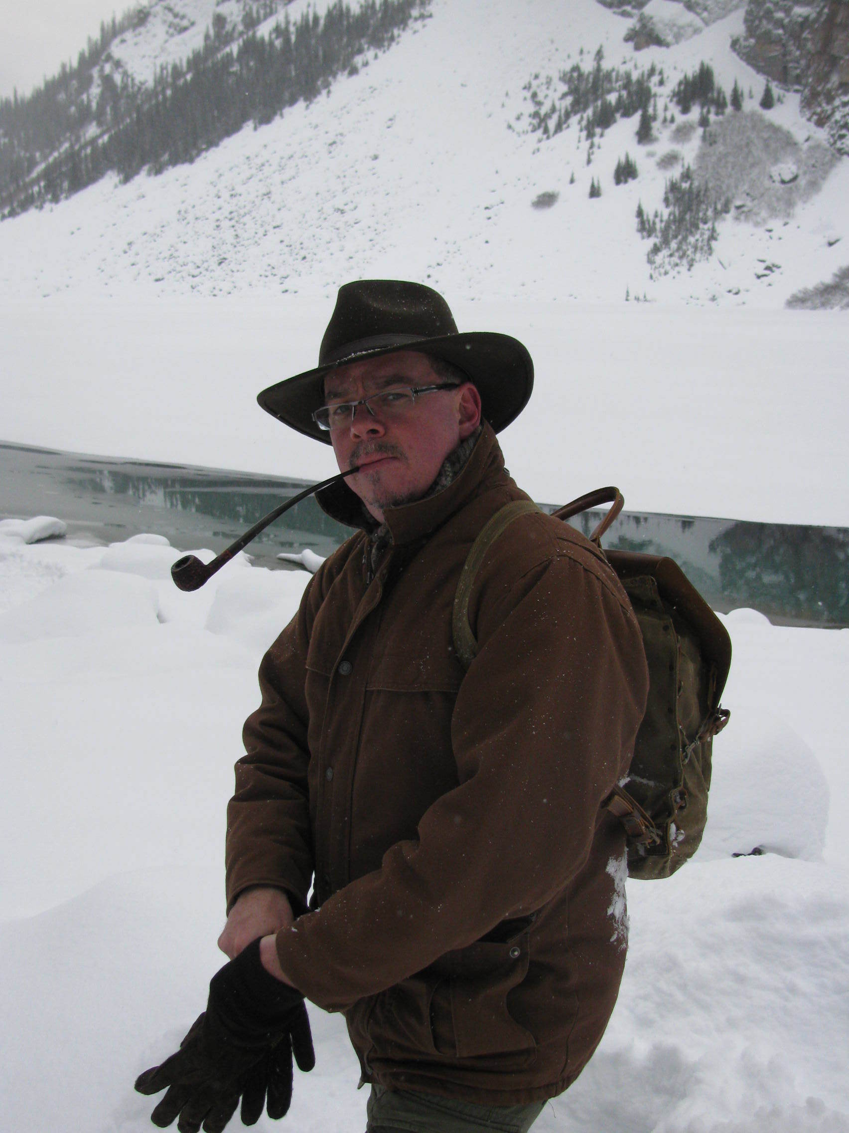 Amazon.com: Gordon R. Menzies: books, biography, latest update
