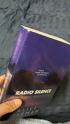 Amazon.com: Radio Silence: 9780062335715: Oseman, Alice: Books