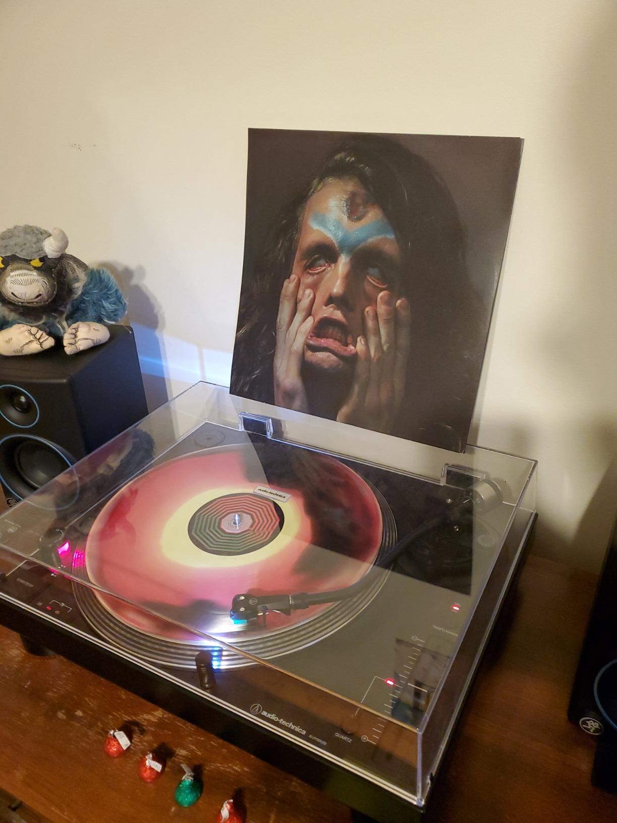 Amazon.com: Nonagon Infinity[Yellow/Red/Black LP]: CDs & Vinyl