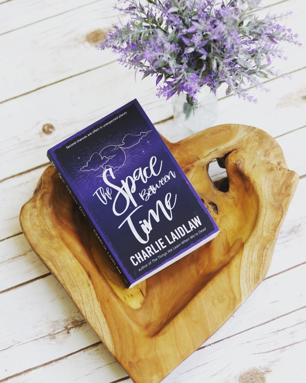 Amazon.com: The Space Between Time: 9781786156945: Charlie Laidlaw: Books