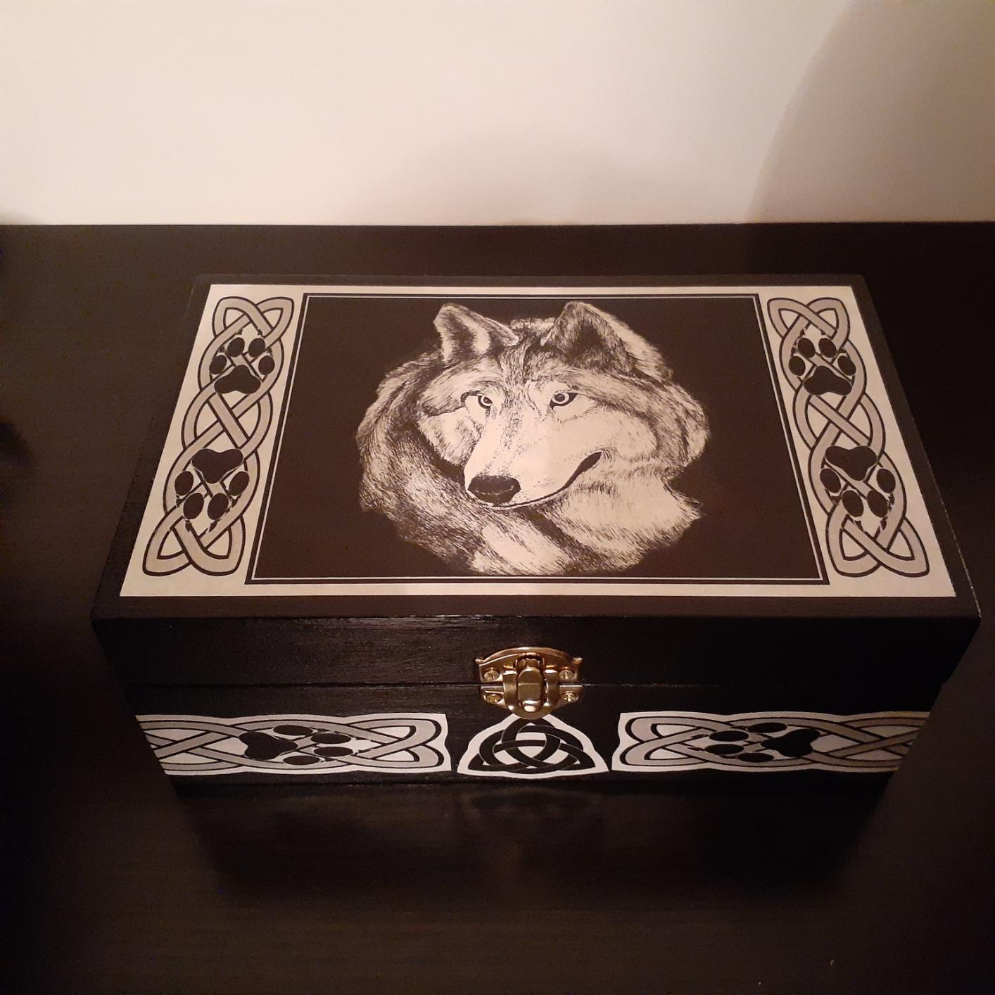 Amazon.com: Celtic Wolf Box Handmade by Artist Melanie Fuller for ...