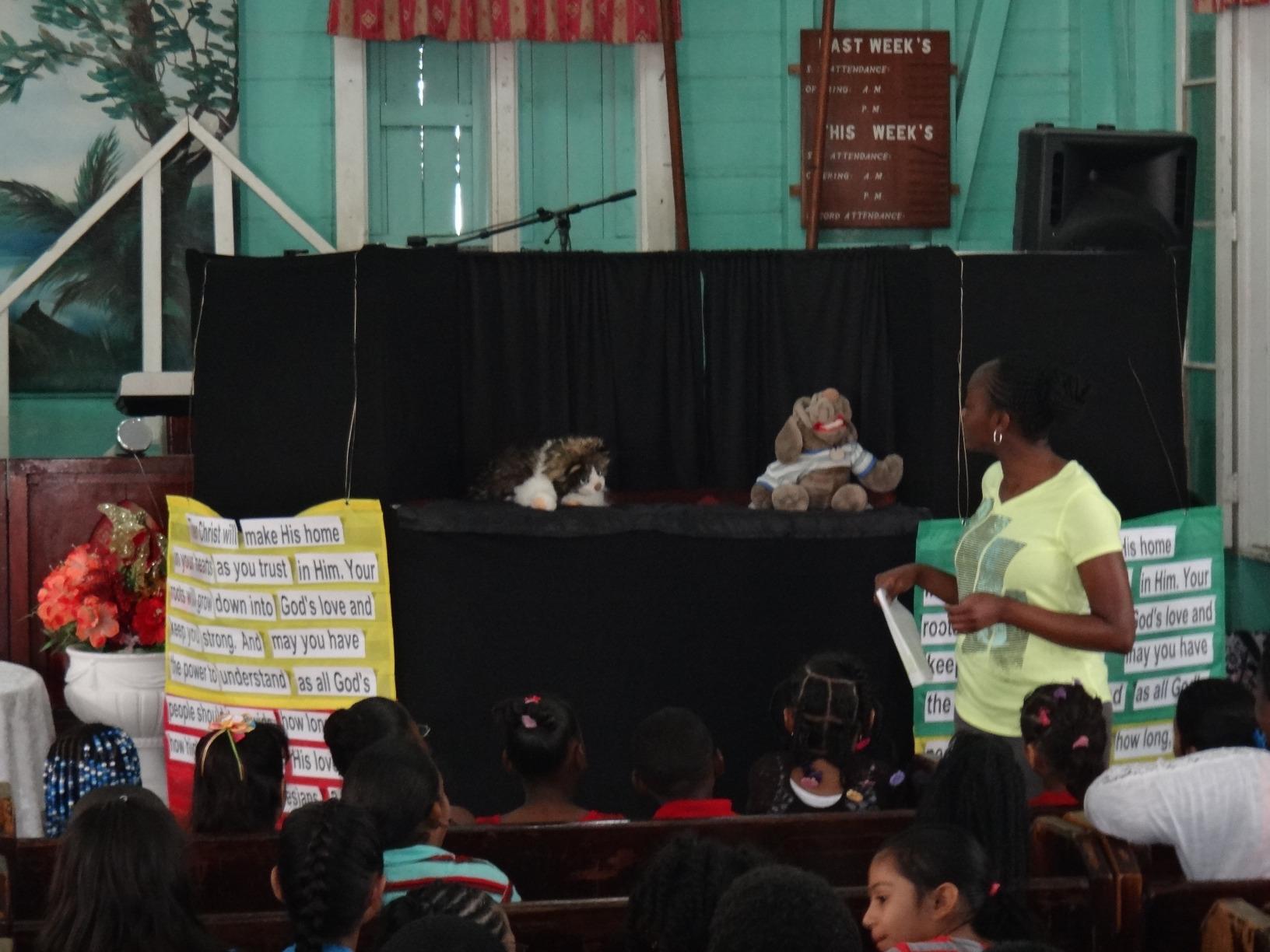 Amazon.com: PrestoStage, Portable Puppet Stage, 8' Lightweight Aluminum ...