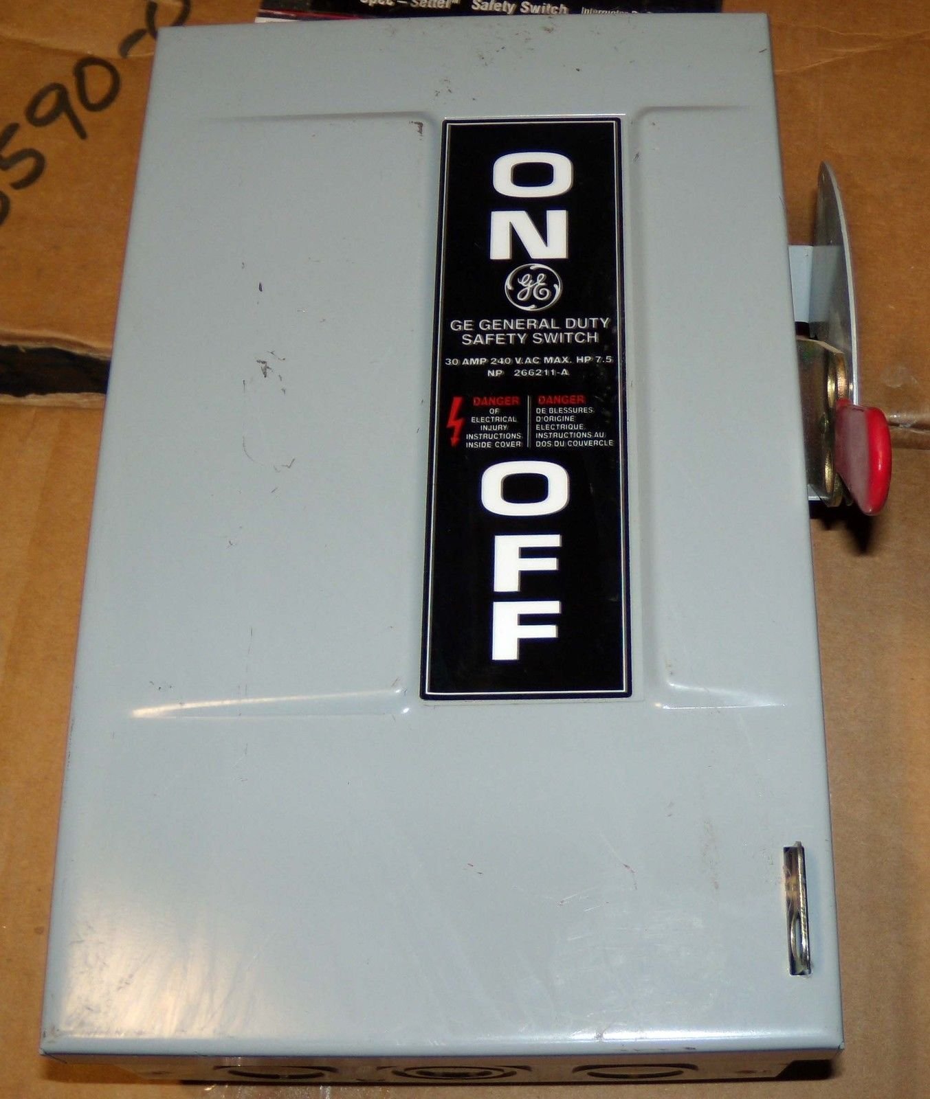 GE Spec-Setter TGN Non-Fusible General Duty Safety Switch, 3 Poles, 240 ...