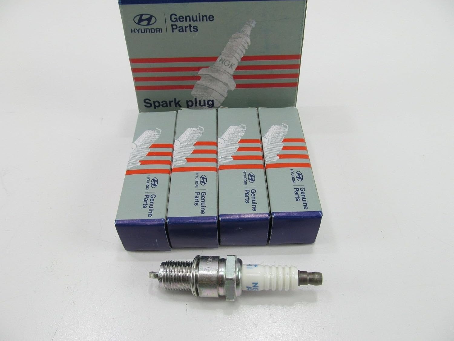 Amazon.com: HYUNDAI Genuine 18818-11051 Spark Plug Assembly : Automotive