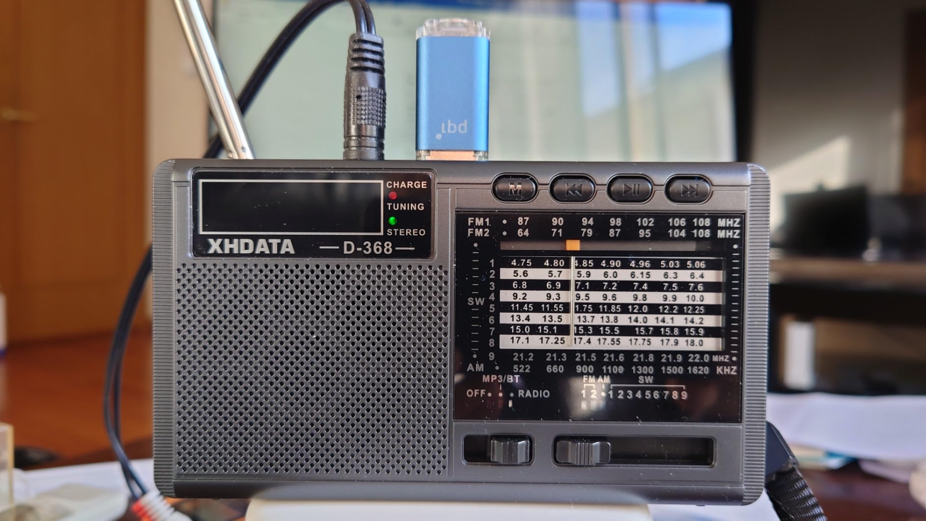 Amazon.co.jp: XHDATA D368 FM/AM/SW/ワイドFM対応 高感度受信 小型 ポータブルラジオ 防災ラジオ 短波 ...