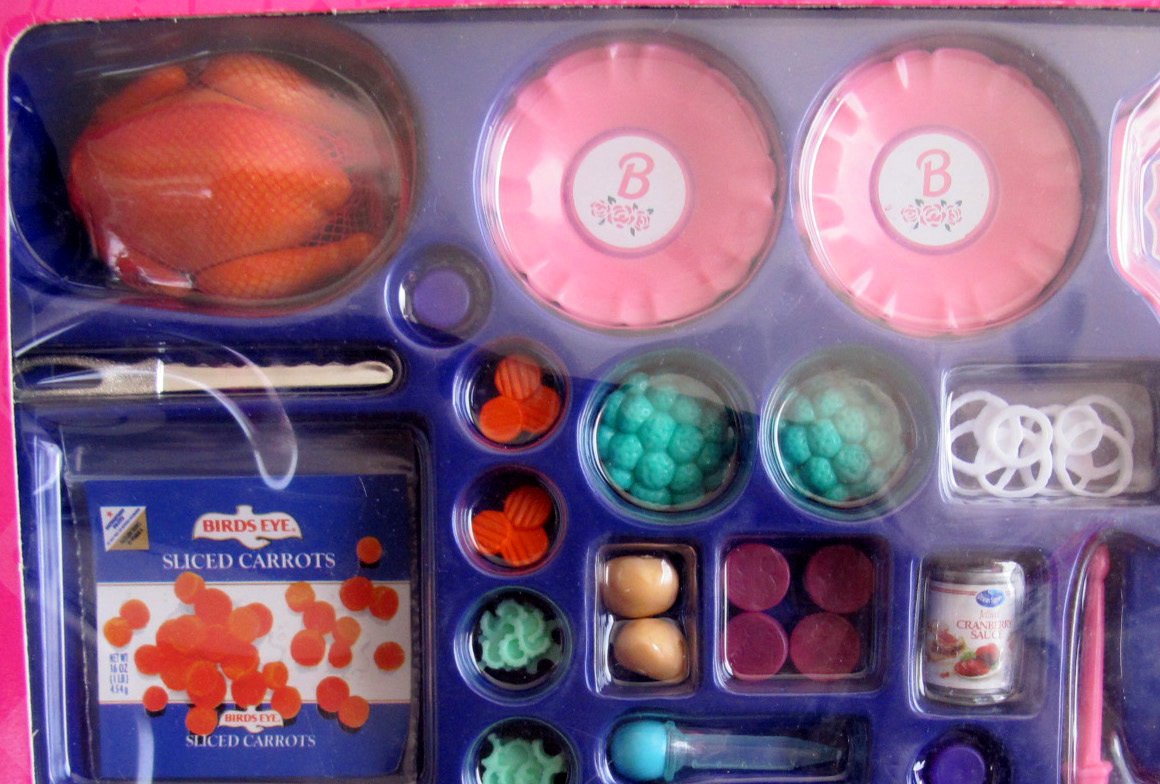 Buy Barbie Fun Fixin' Glamorous Dining Playset w Complete Meal Set ...