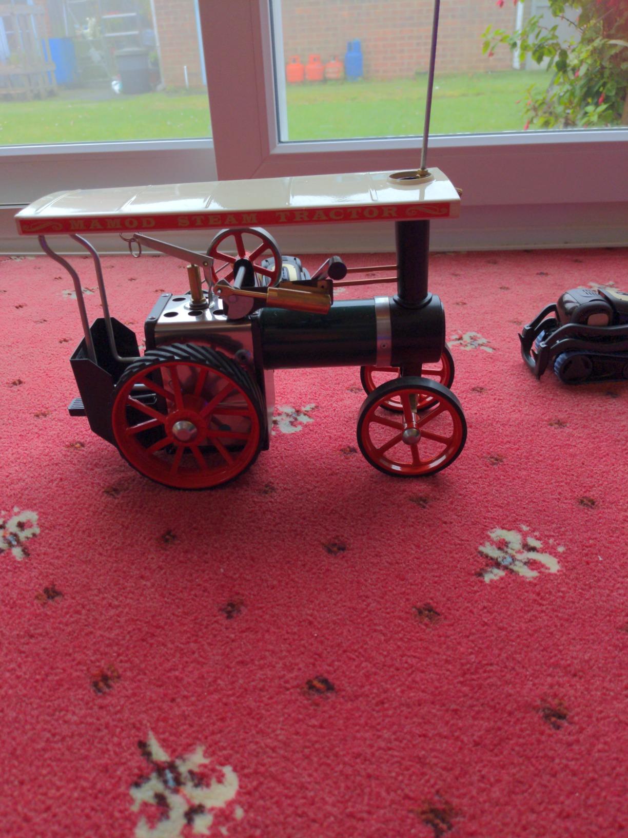 Steam traction engine model : Amazon.co.uk: Toys & Games