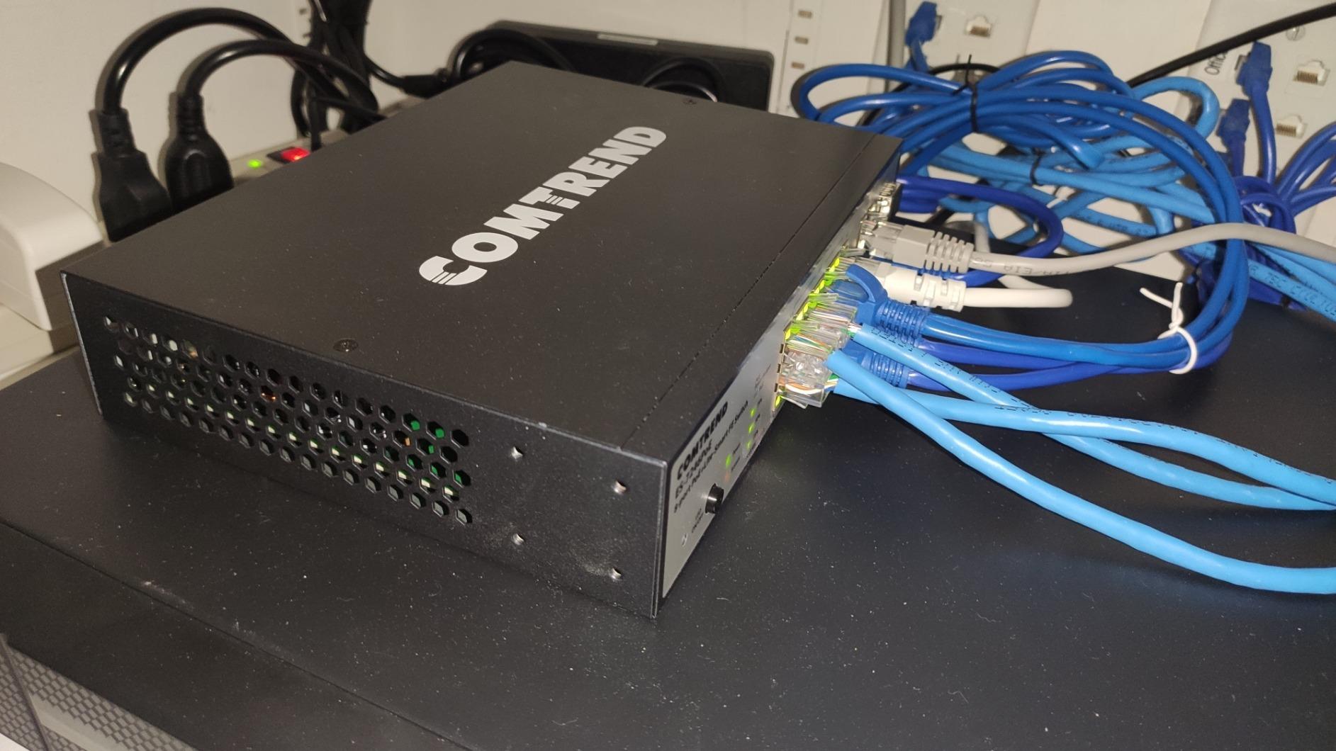 Amazon.com: Comtrend 8-Port PoE+ Lite-Smart 10/100 Fast Ethernet Switch ...