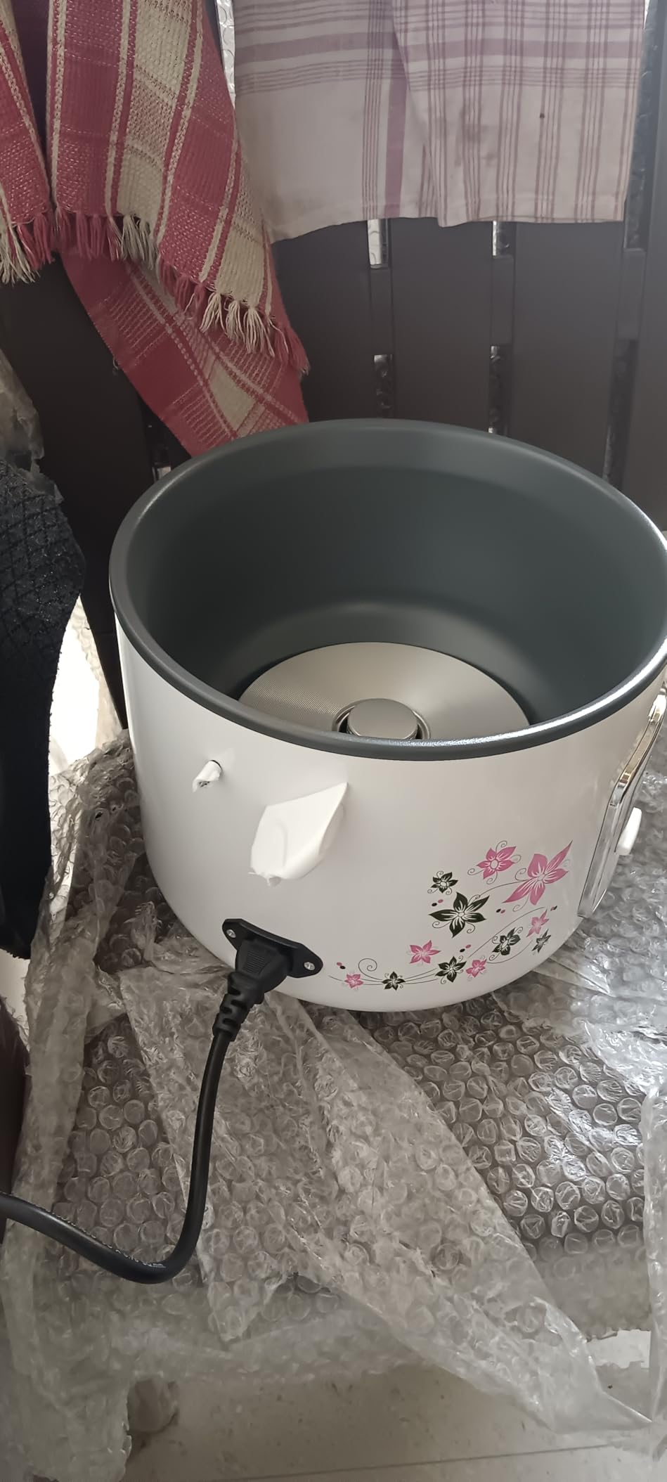 Buy V-Guard VRC 1.8-Litre Electric Rice Cooker with 700 W Power, 2 Pots ...