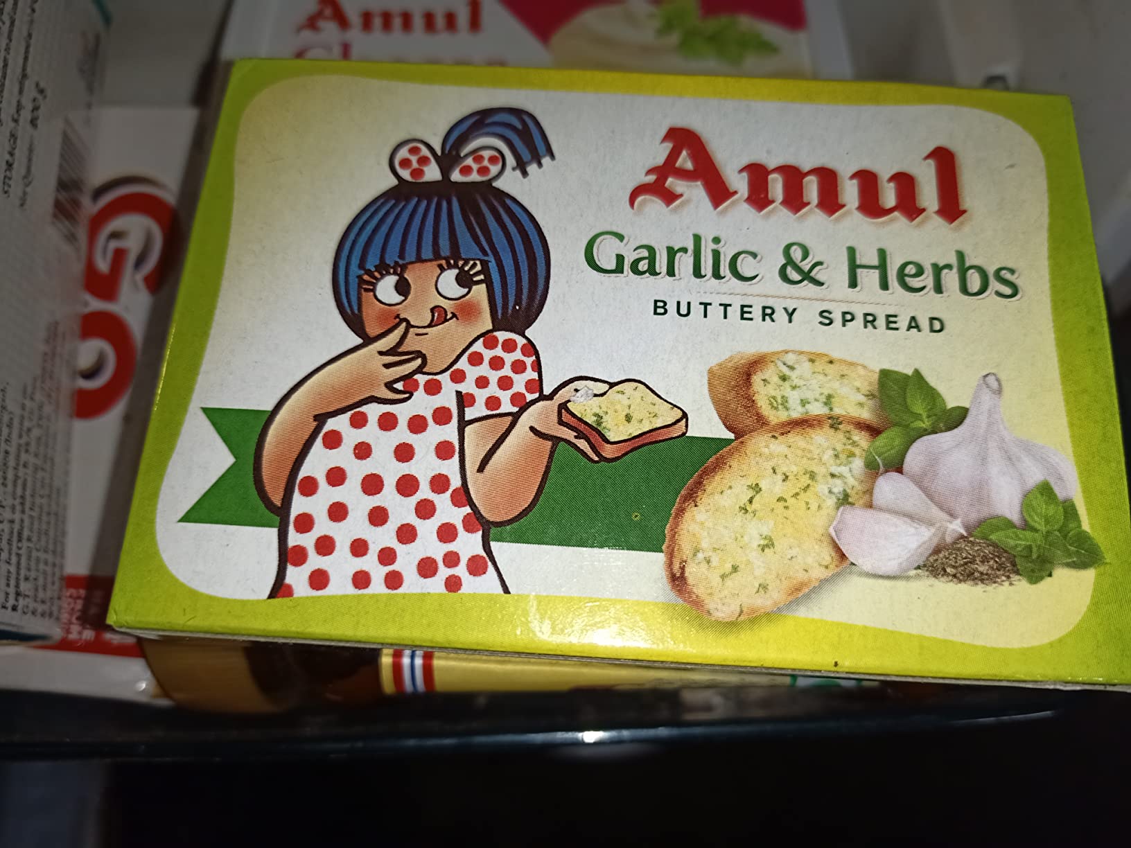 Amul Buttery Spread - Garlic and Herbs, 100g Pack : Amazon.in: Grocery ...