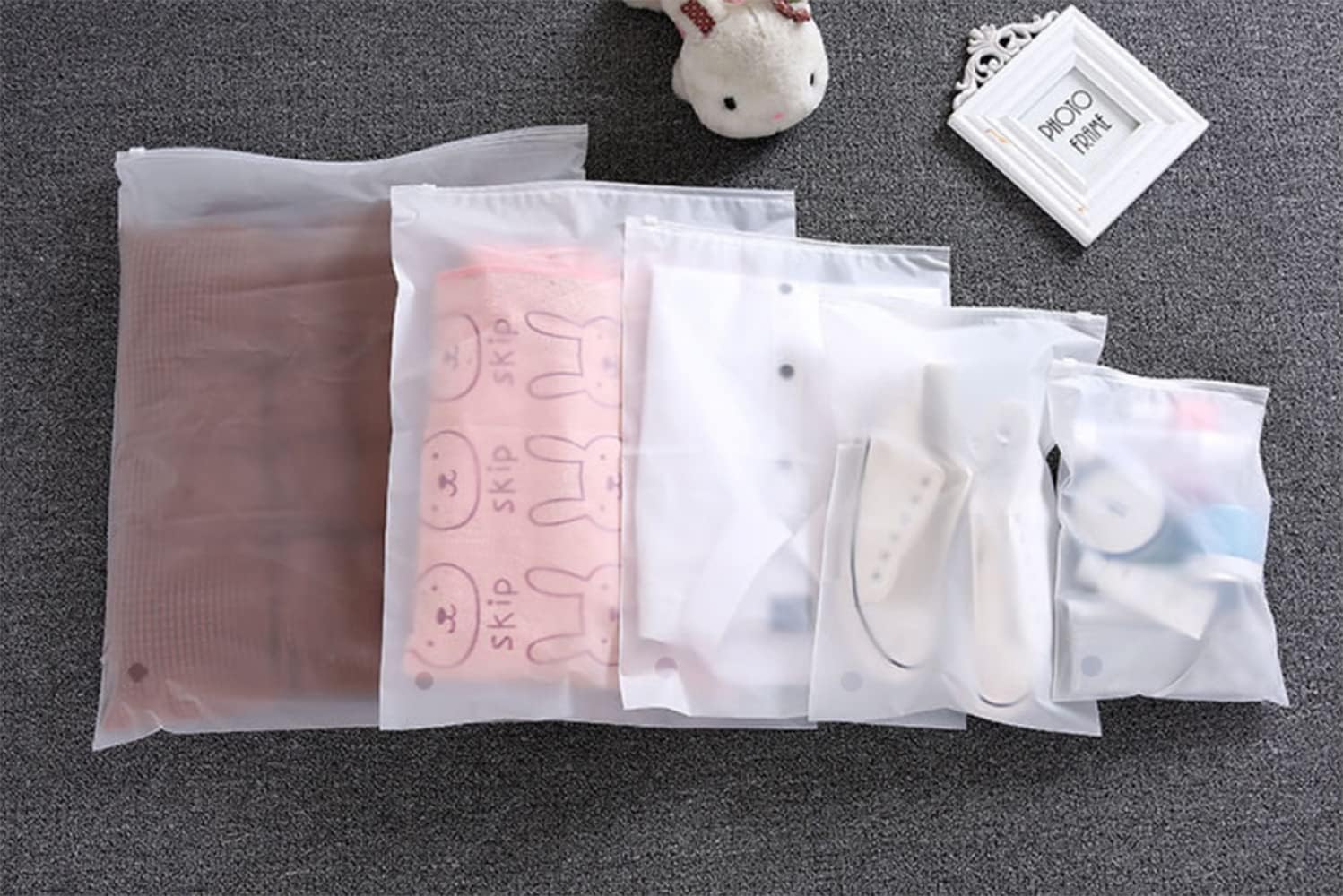 Frosted Zipper Poly Bags, Svaldo 50 Pack 11"x15" Shirt Packaging Bags ...