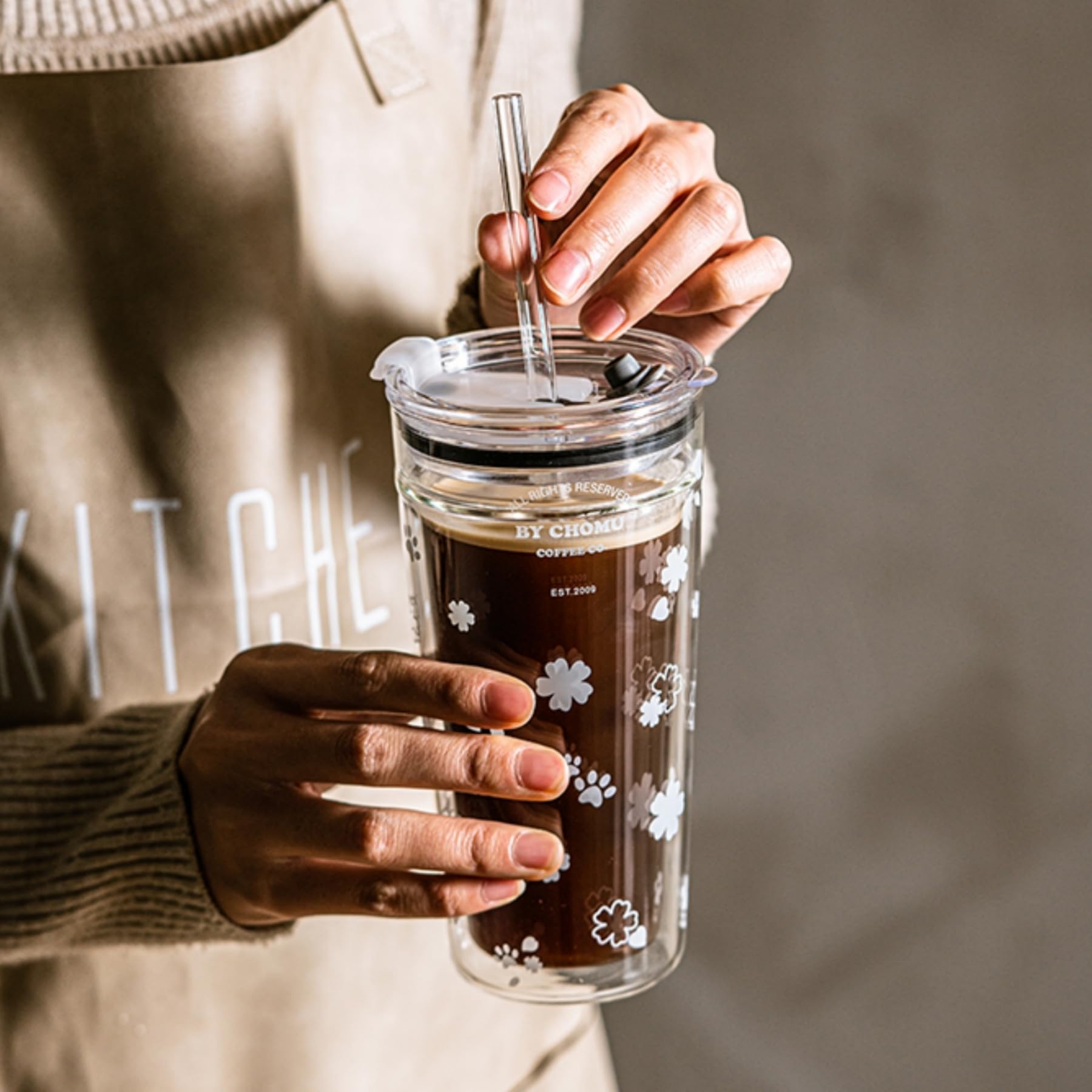 Amazon | FLYILIA タンブラーグラス ダブルウォールグラス タンブラー 蓋付き ストロー付き 真空断熱 耐熱 耐冷 ストローブラシ付き 二重グラス 二層コップ ガラスコップ ...