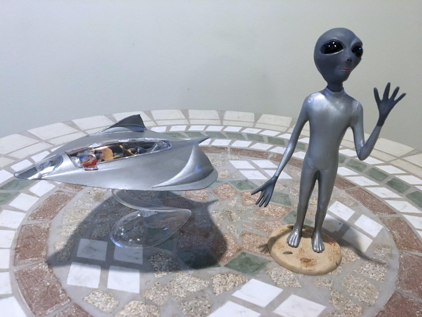 Amazon.com: Lindberg Roswell UFO model kit : Arts, Crafts & Sewing