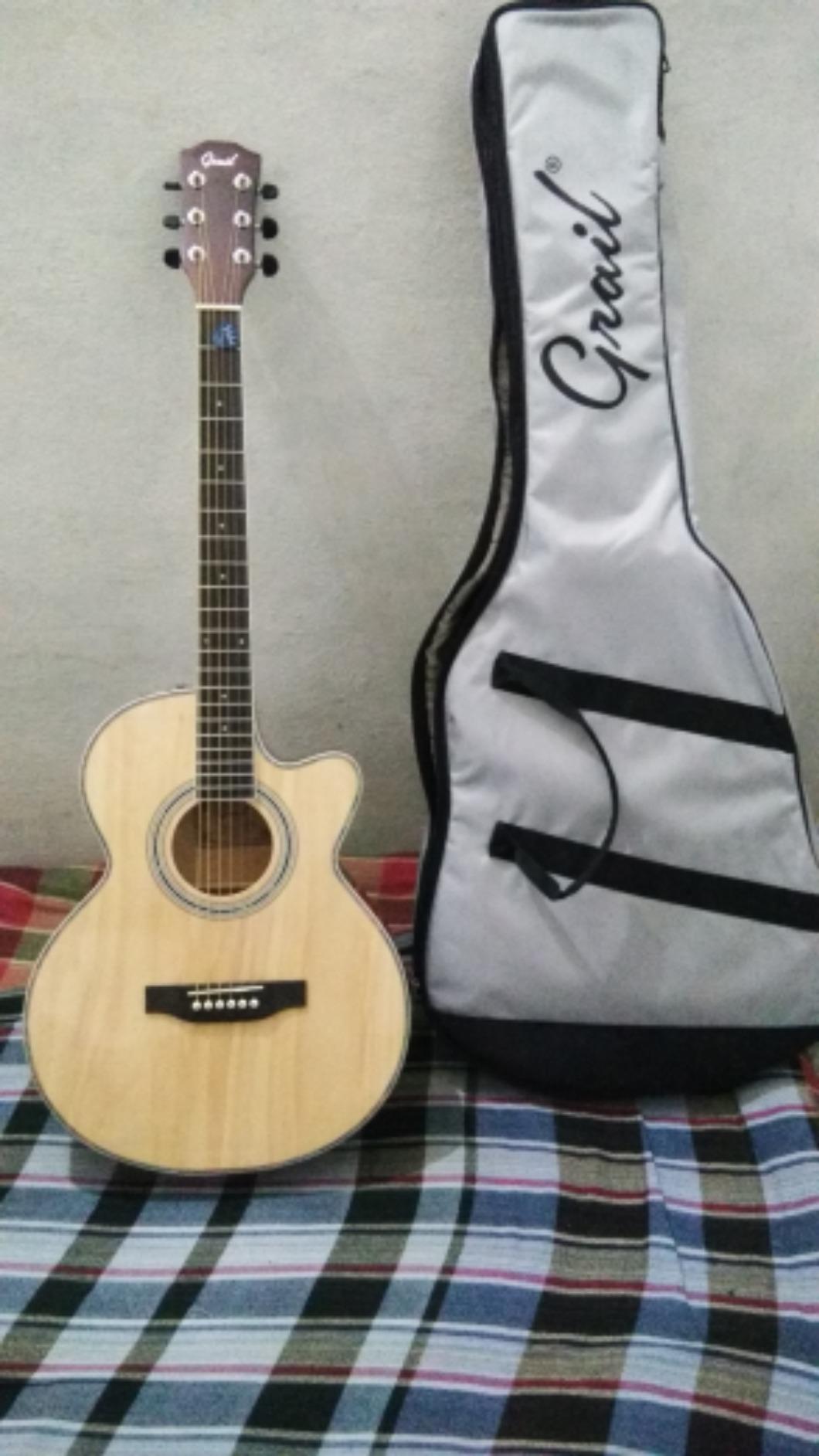 Grail A190C Acoustic Guitar, Cutaway, Natural with Free Case, Strap ...