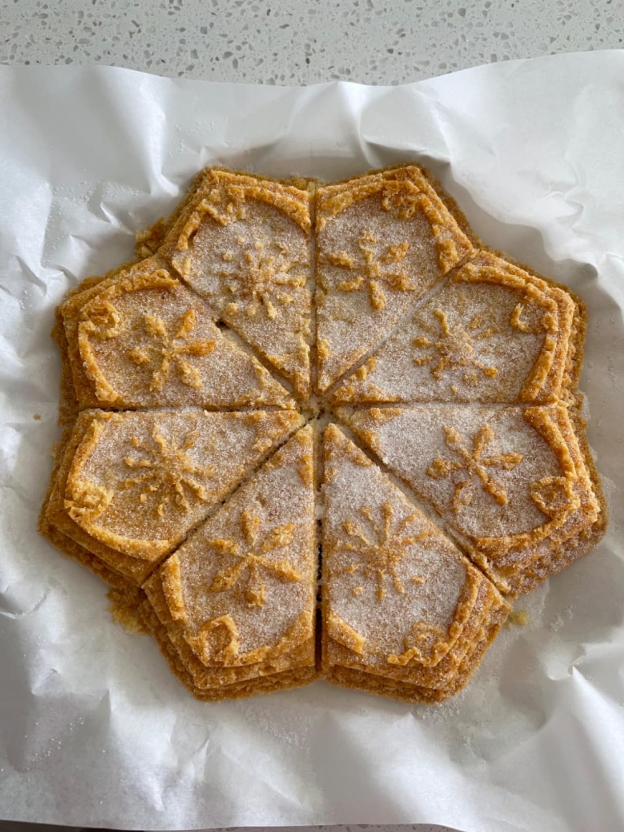 Nordic Ware Sweet Snowflakes Shortbread Pan, Silver: Frying Pans ...