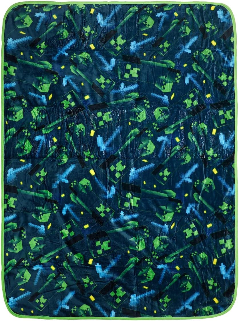 Amazon.com: Bioworld Minecraft Creeper & Sword Pattern Digital Print ...
