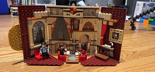 Amazon.com: Lego Harry Potter Gryffindor House Banner Set 76409 With ...