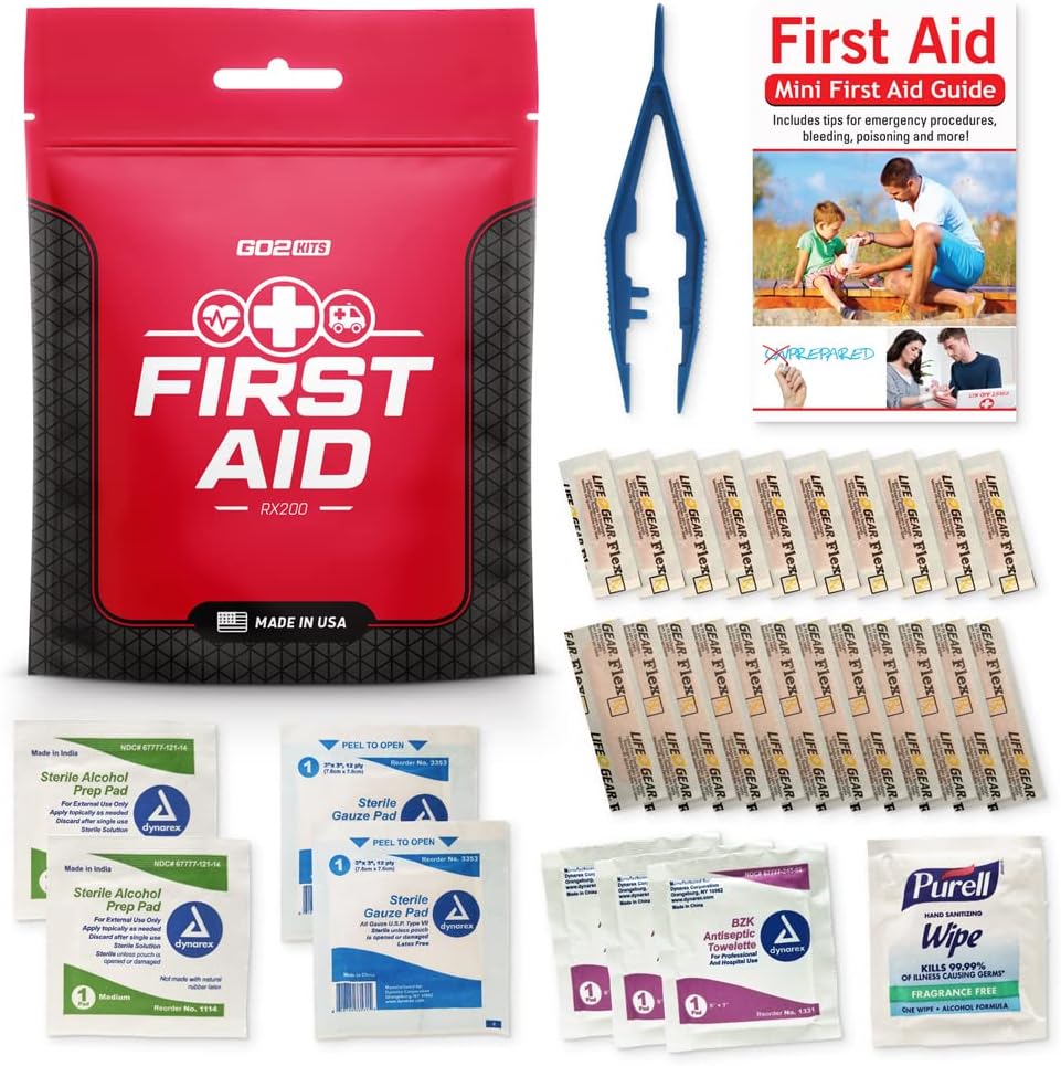 Amazon.com: JOHNSON & JOHNSON First Aid to Go Kit 12 Items 1 Each (Pack ...