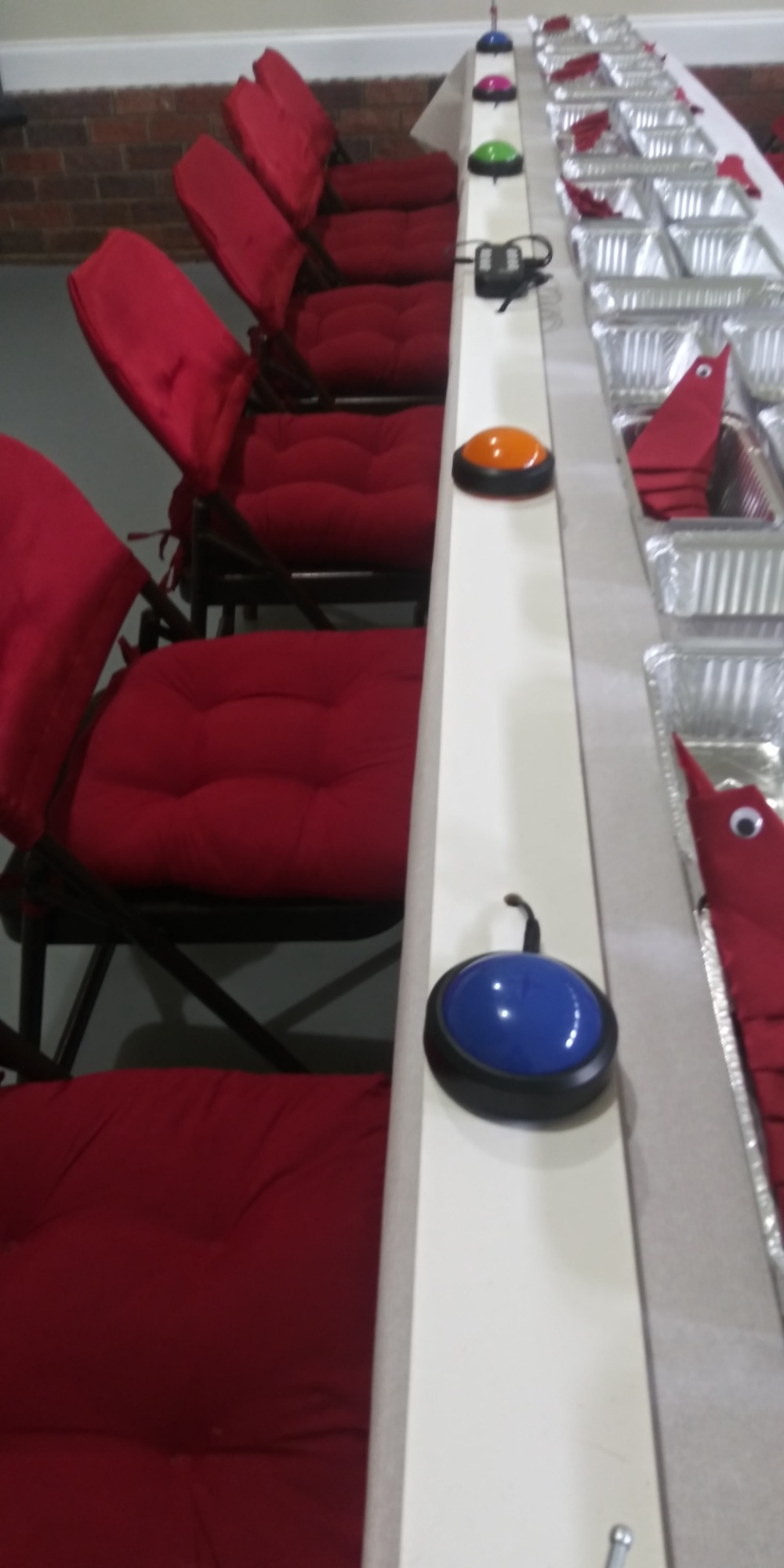 Amazon.com: Teacher's Choice 8 Player Light Up Game Buzzer System ...