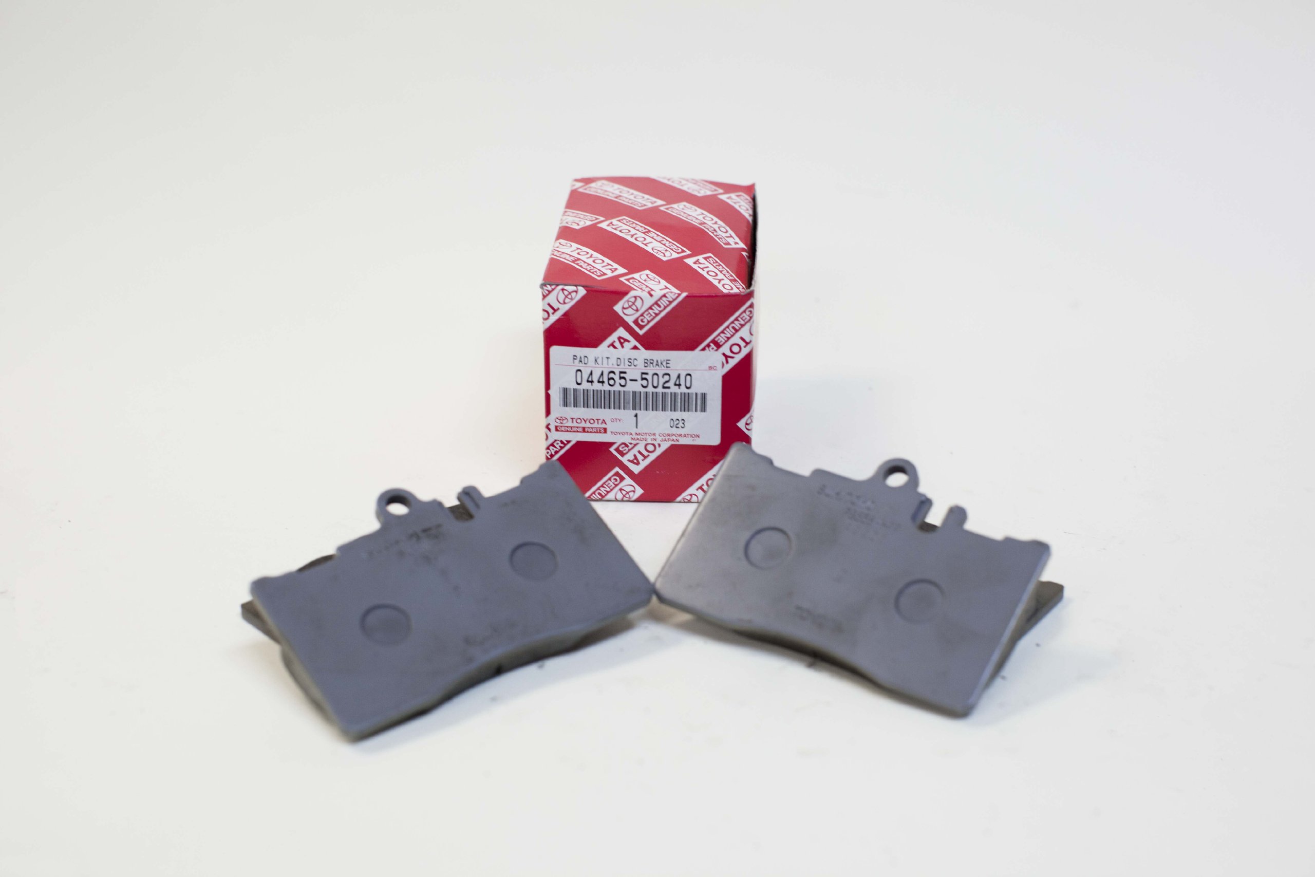 Amazon.com: Toyota Genuine Parts 04465-50240 Front Brake Pad Set ...