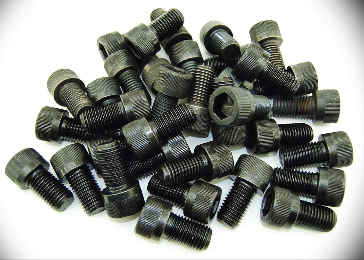 Amazon.com: 35 PCs Metric M20-2.5 x 35 Socket Head Cap Screws 20mm ...