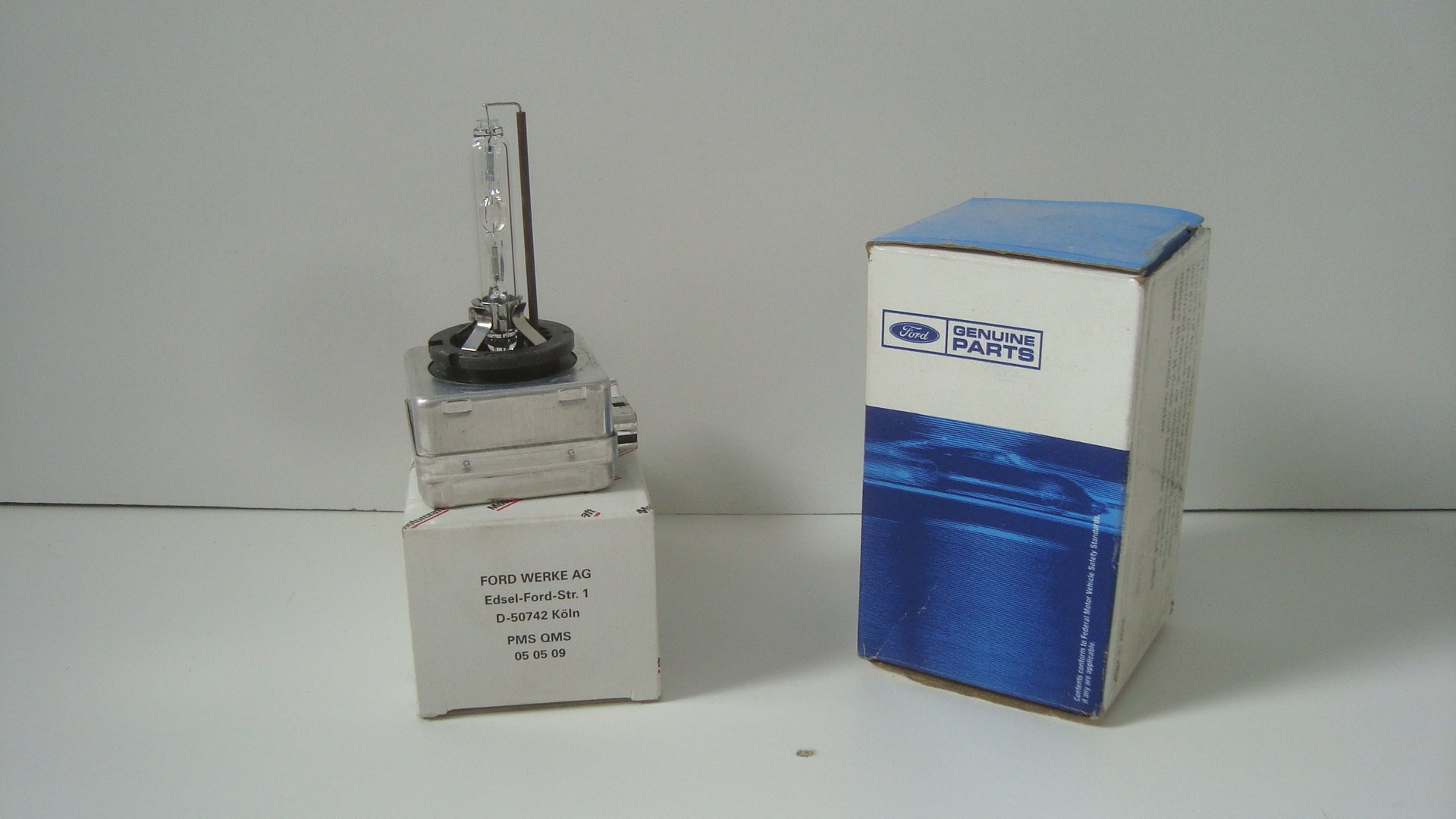 Amazon.com: Ford 2U5Z-13N021-AA - Bulb : Automotive