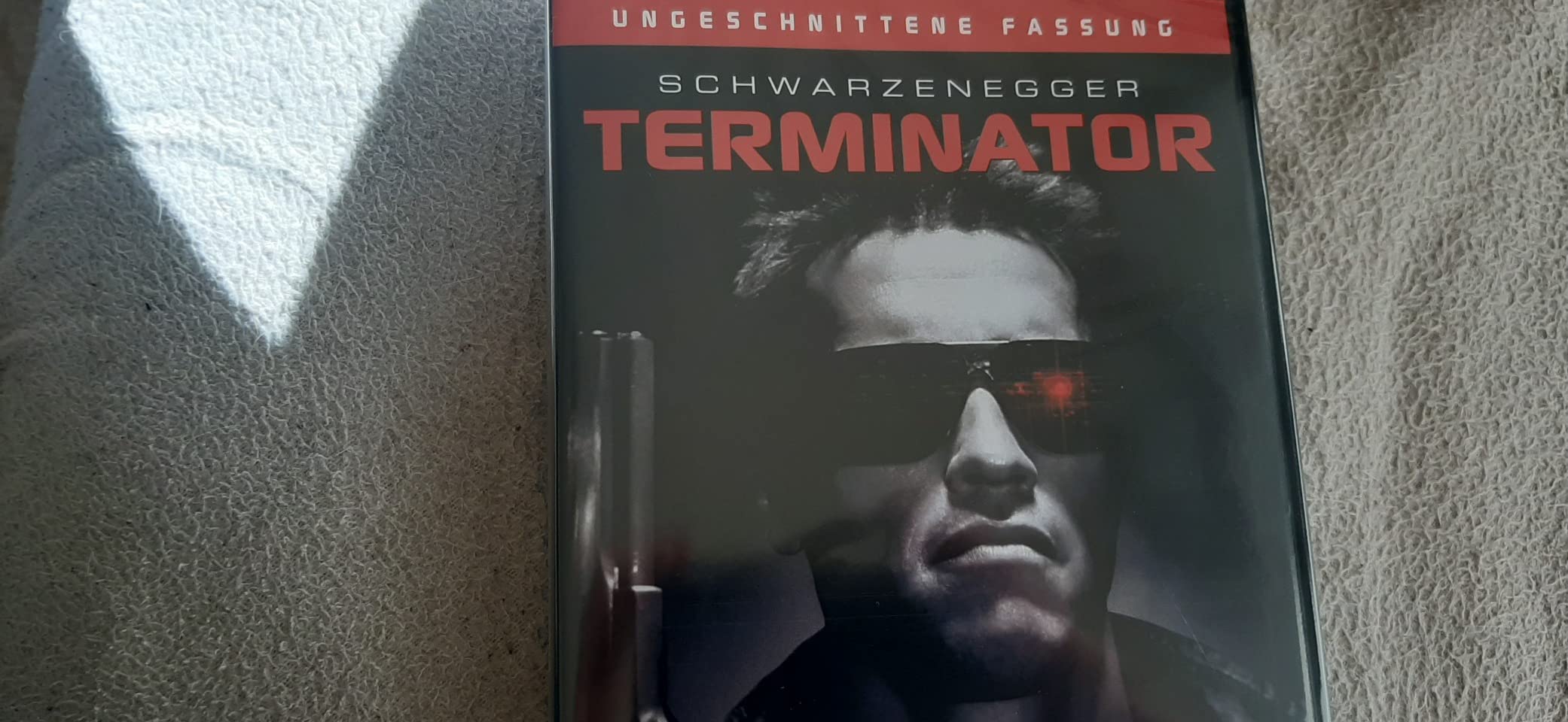 Terminator 1 [VHS] : Schwarzenegger, Arnold, Hamilton, Linda, Biehn ...