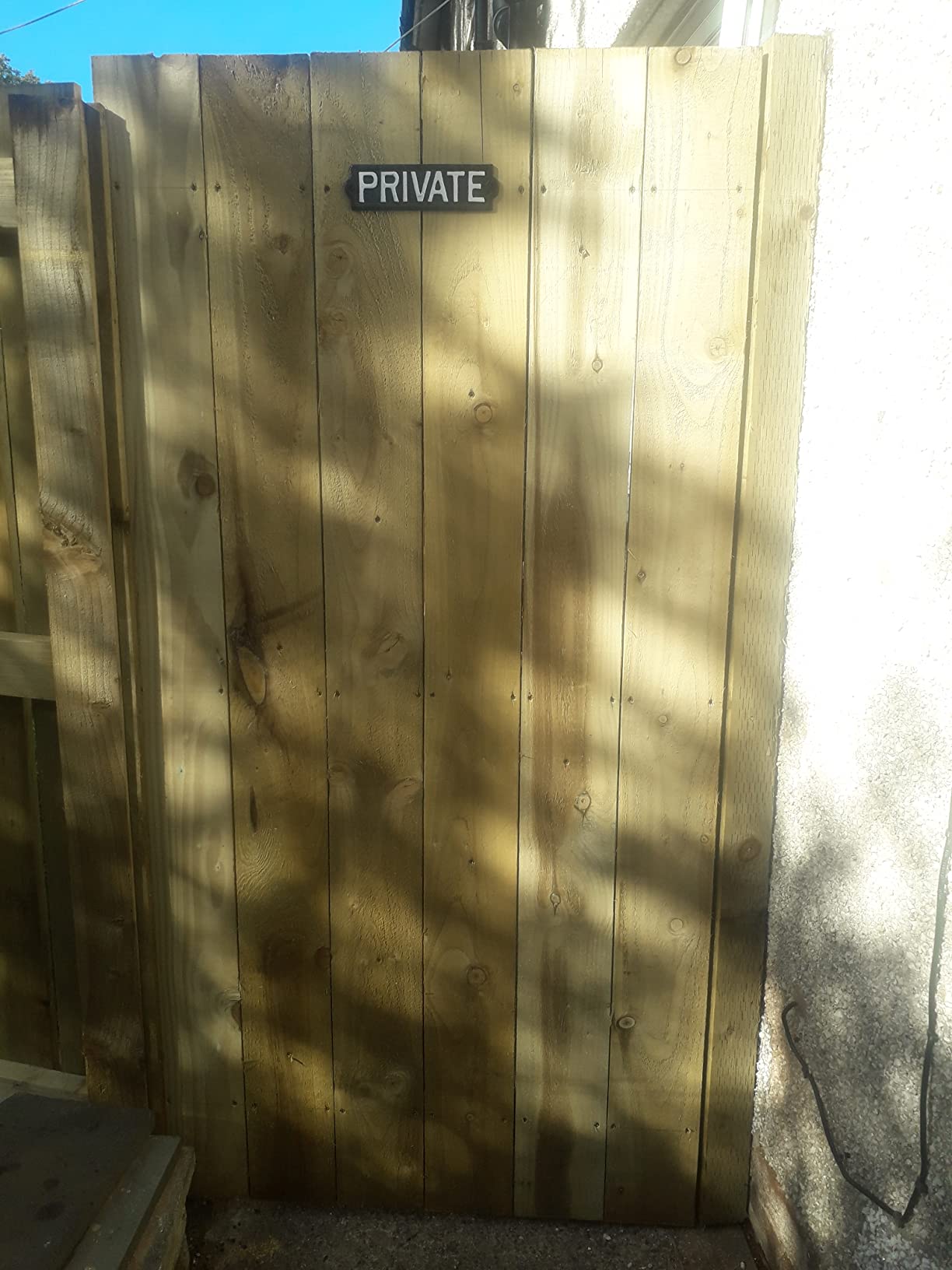 Darthome Ltd Antique Black Cast Iron Wall Mounted Garden Gate Door Sign ...