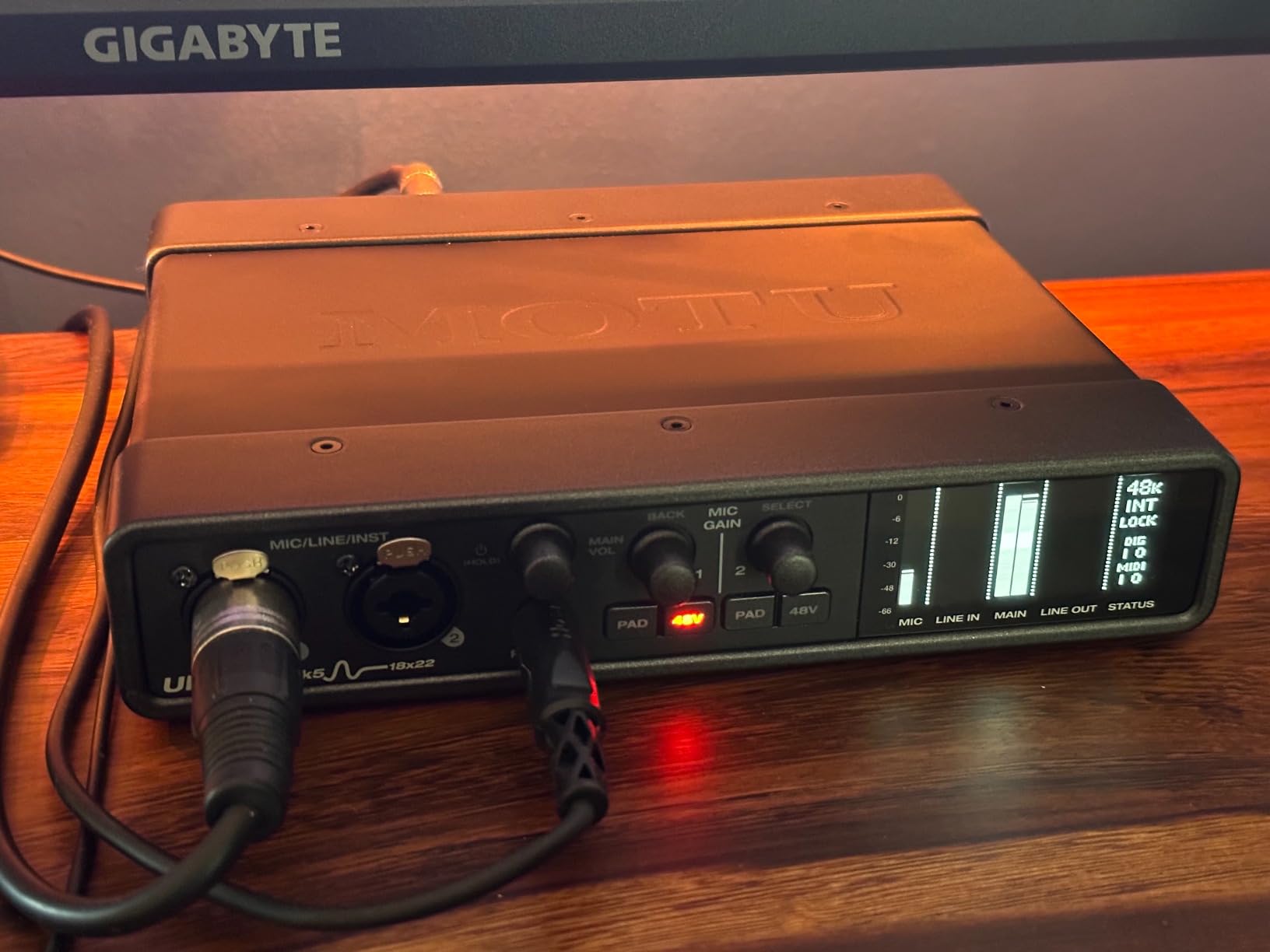 Amazon.com: MOTU - UltraLite-mk5 18x22 USB Audio Interface : Musical ...