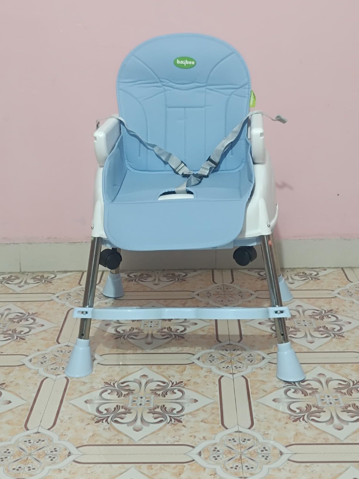 comfortable and safe chair for child one must appreciate the versatile ...