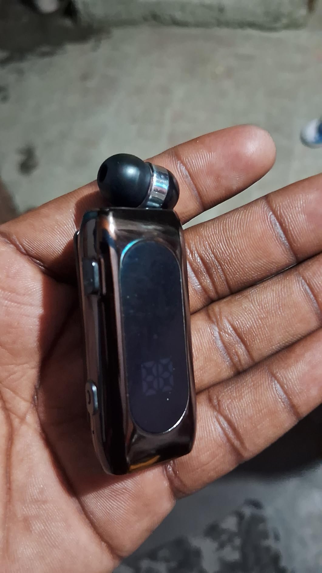 MAKINGTEC Retractable Bluetooth In Ear Headphones, Collar Clip ...