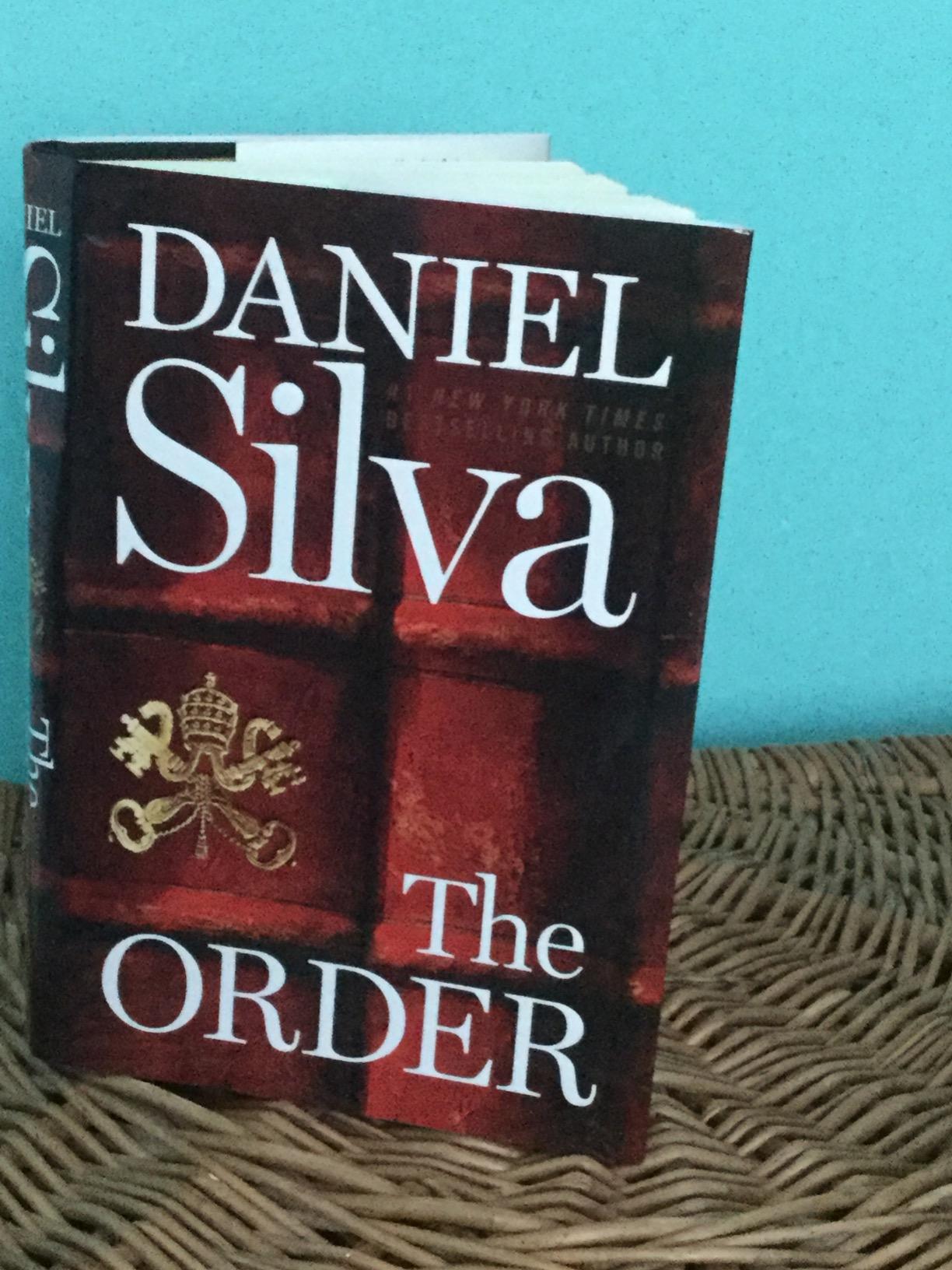 Amazon.com: The Order: A Novel (Gabriel Allon, 20): 9780062834966 ...