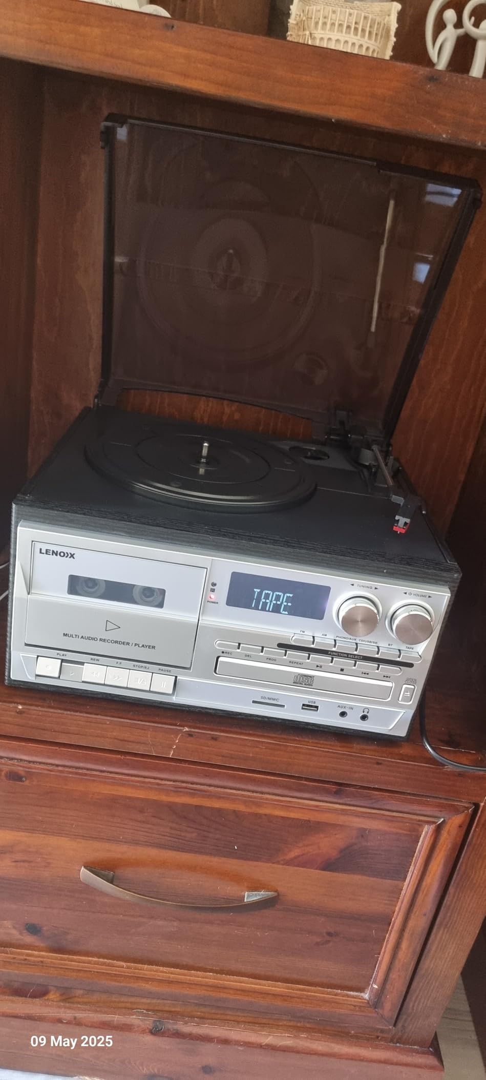 Lenoxx All-in-One Home Entertainment Music System with Wireless ...