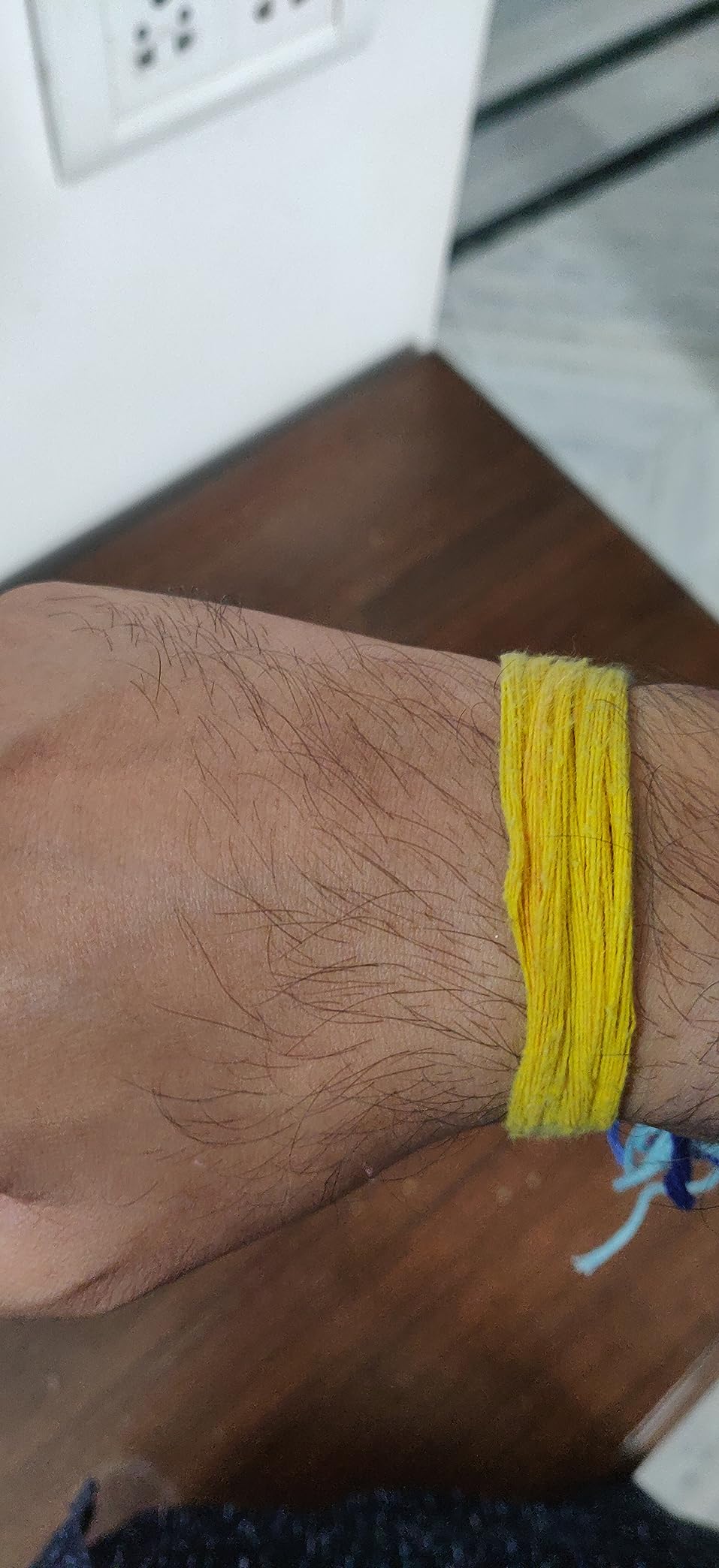 Shrichand Yellow Moli (Pack of 6), Black Moli Rakshasutra Pooja Thread ...