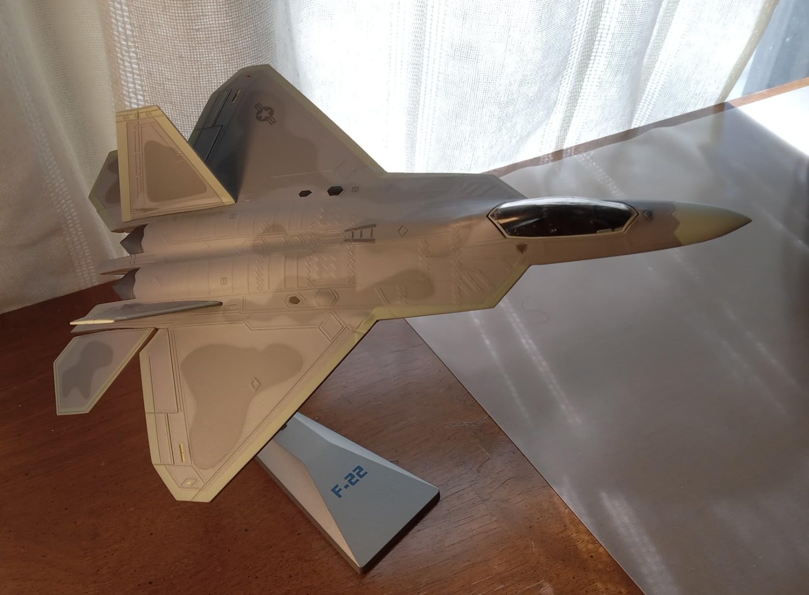 Amazon.com: NUOTIE USA F-22 Raptor Fighter Attack Pre-Build Model 1:72 ...