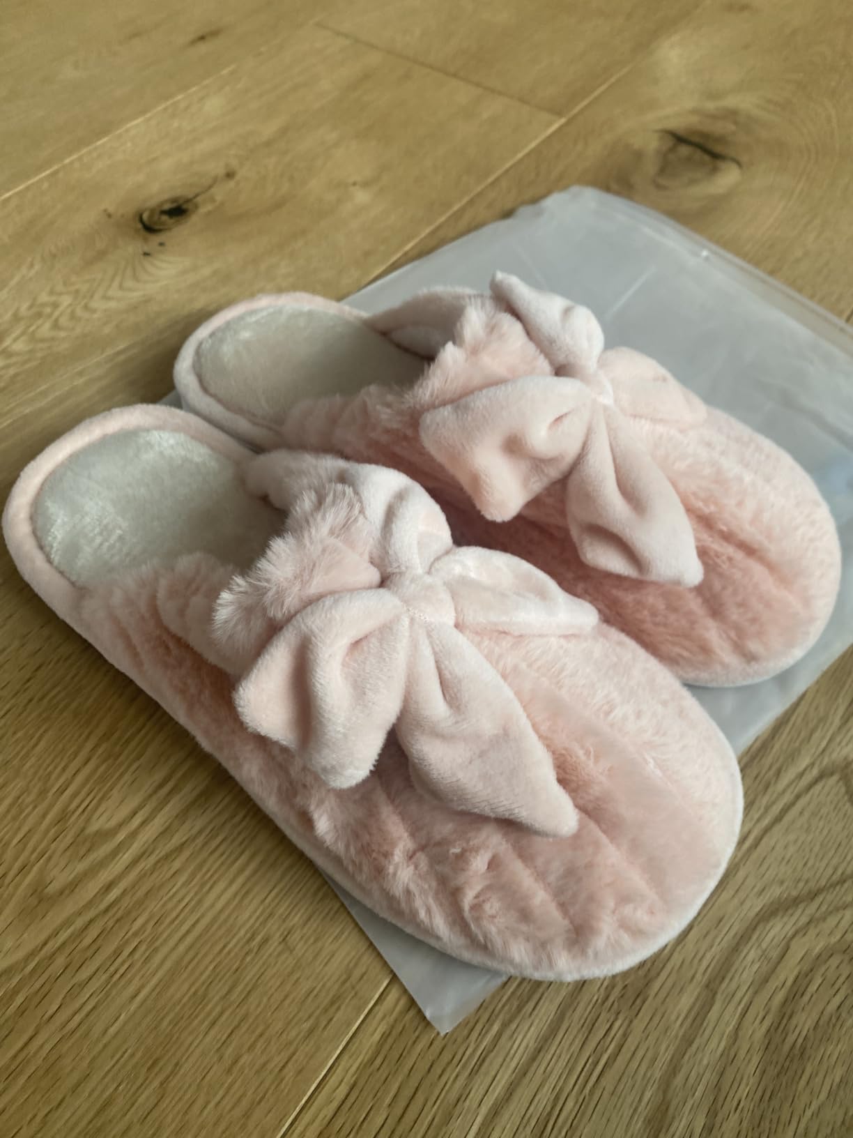 Amazon | [Youngfull] 2色 IG人気 レディース スリッパ 可愛い 美脚 人造ウサギ毛 滑り止め 静音 洗える おしゃれ あったか ルームジューズ もこもこ 防寒 スリッパ ...